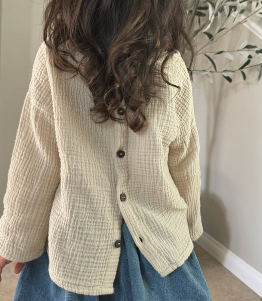 The Button Back Top – The Simple Folk